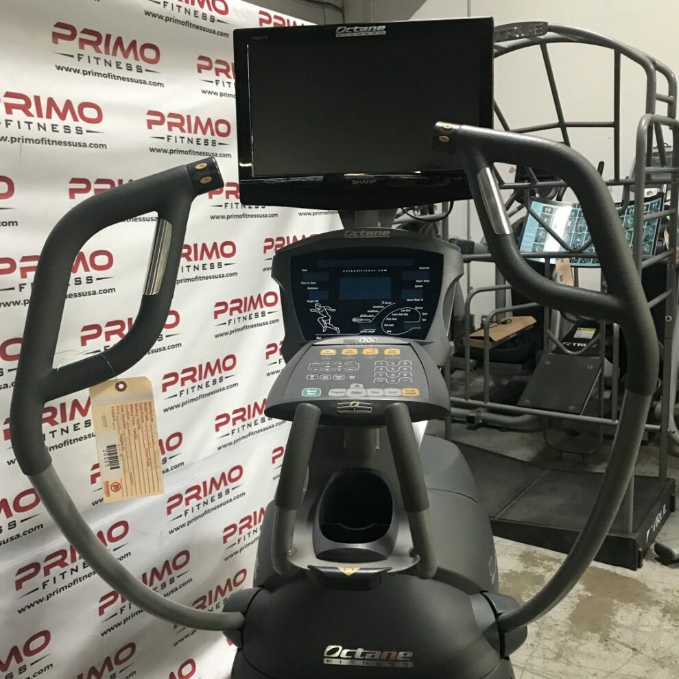 Octane Pro 4700 Elliptical - Primo Fitness